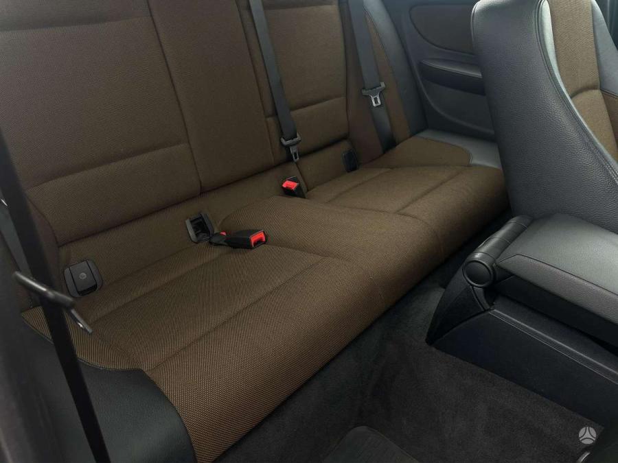 Melns BMW 120 2010 Viļņa, ar dzinēja tilpumu 2.00 L un nobraukumu 180 tūkst. km par 3500 €, foto 10 vietnē AUTOMOTO.COM.LV