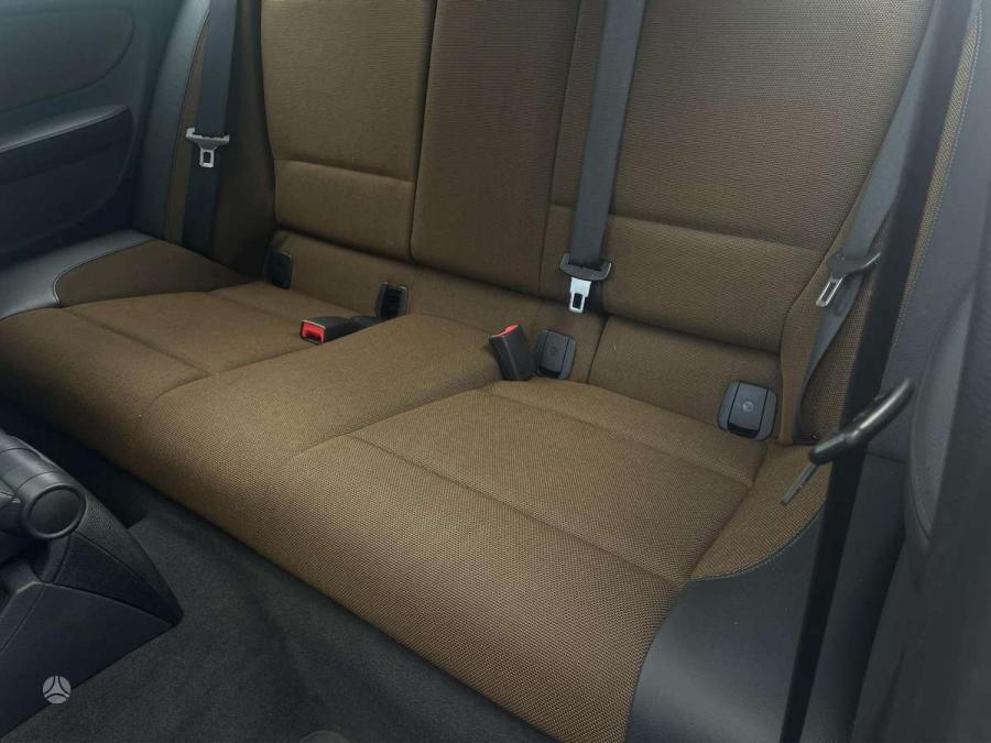Melns BMW 120 2010 Viļņa, ar dzinēja tilpumu 2.00 L un nobraukumu 180 tūkst. km par 3500 €, foto 12 vietnē AUTOMOTO.COM.LV