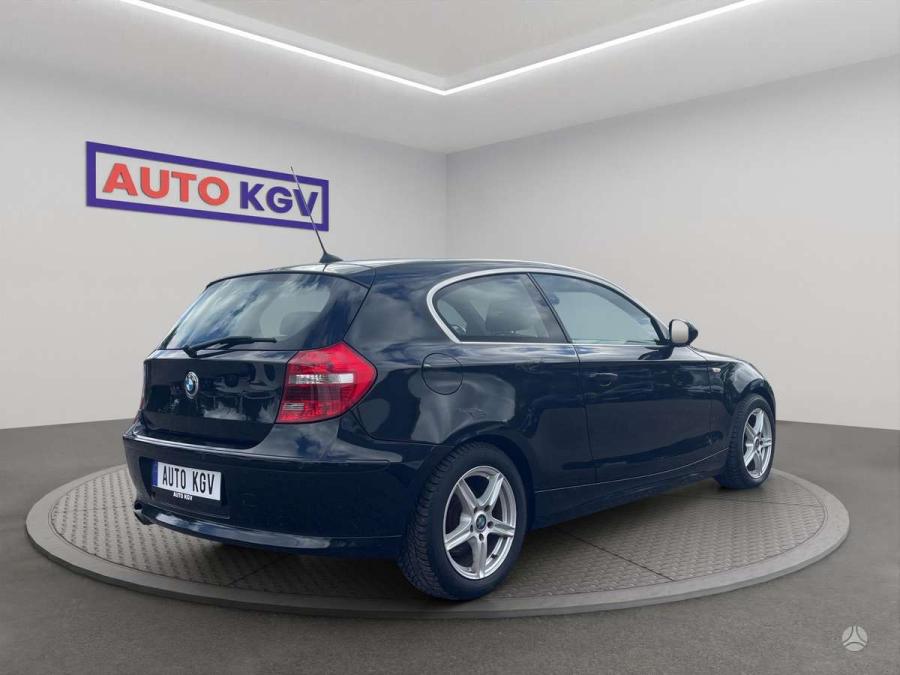 Black BMW 120 2010 in Vilnius, with an engine capacity of 2.00 L and mileage of 180 thousand km for 3500 €, photo 6 on AUTOMOTO.COM.LV