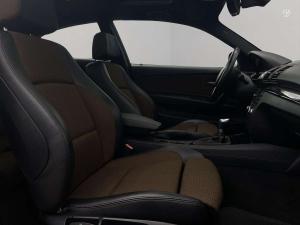 Black BMW 120 2010 in Vilnius, with an engine capacity of 2.00 L and mileage of 180 thousand km for 3500 €, photo 9 on AUTOMOTO.COM.LV