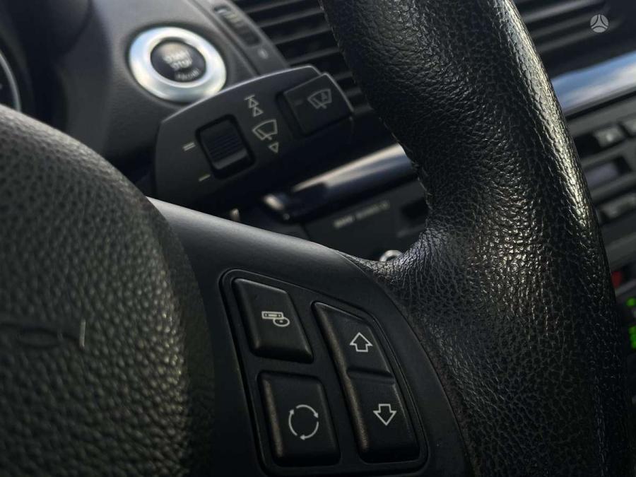 Black BMW 120 2010 in Vilnius, with an engine capacity of 2.00 L and mileage of 180 thousand km for 3500 €, photo 19 on AUTOMOTO.COM.LV