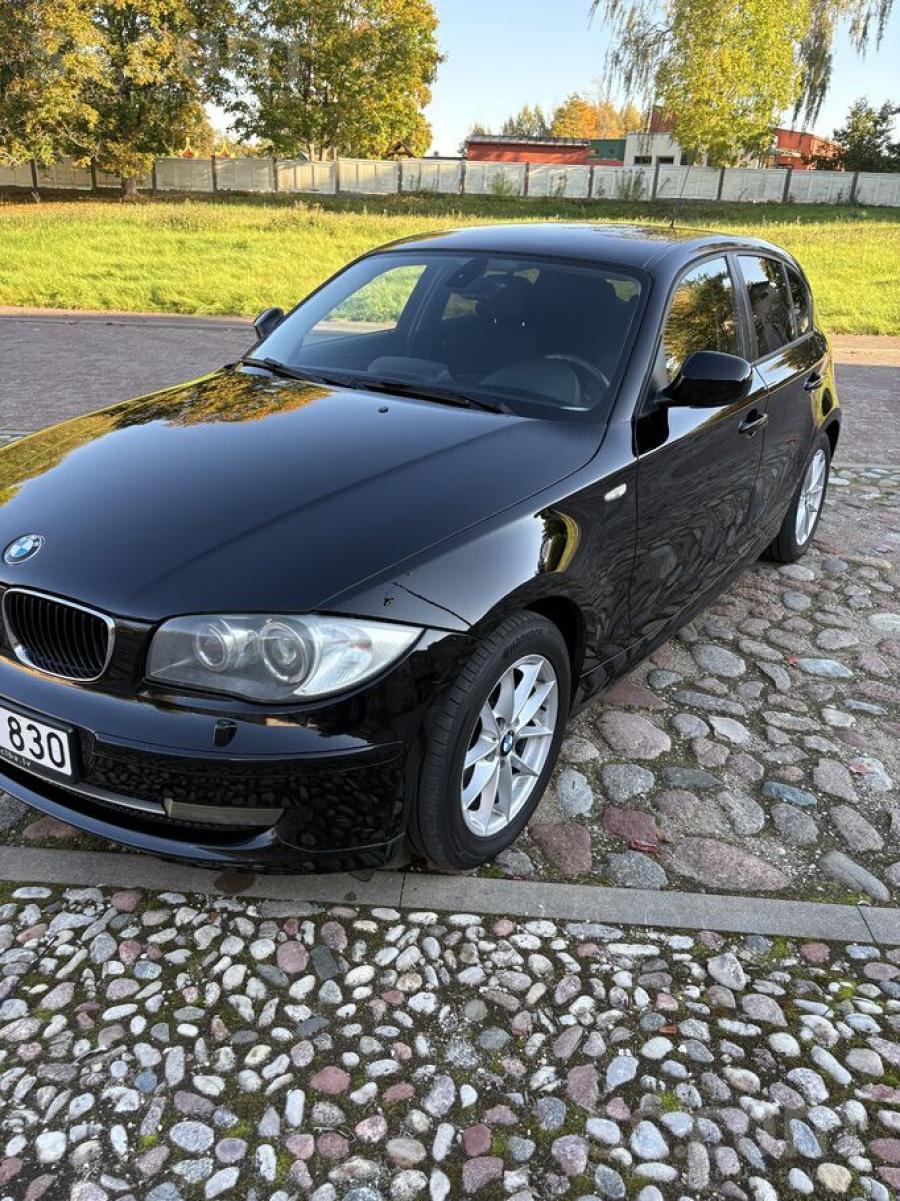 Melns BMW 120 2010 Kuldīga, ar dzinēja tilpumu 2.00 L un nobraukumu 233 tūkst. km par 4990 €, foto 3 vietnē AUTOMOTO.COM.LV