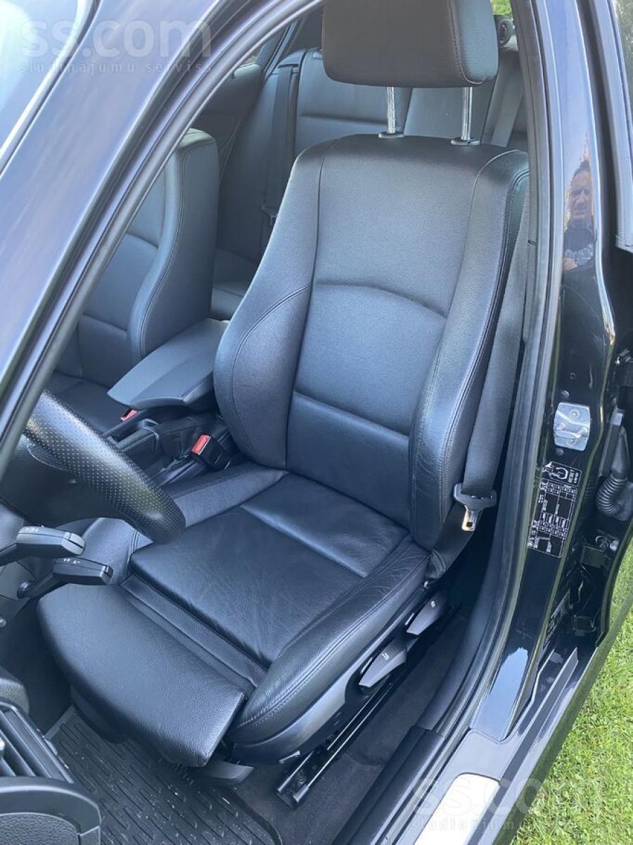 Melns BMW 120 2010 Rīga, ar dzinēja tilpumu 2.00 L un nobraukumu 312 tūkst. km par 6490 €, foto 17 vietnē AUTOMOTO.COM.LV