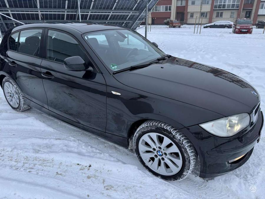 Melns BMW 120 2011 Prienai, ar dzinēja tilpumu 2.00 L un nobraukumu 300 tūkst. km par 4650 €, foto 3 vietnē AUTOMOTO.COM.LV