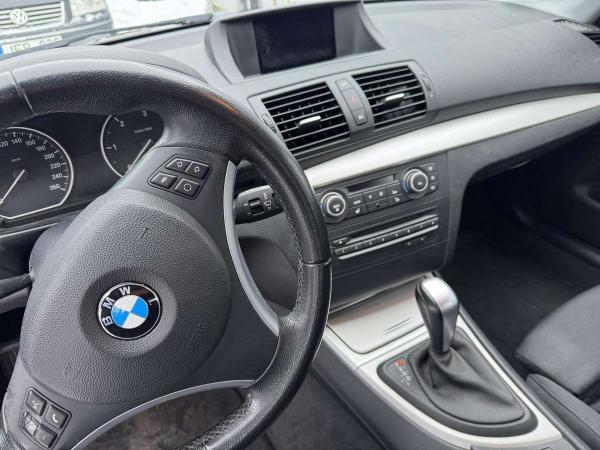 Black BMW 120 2011 in Prienai, with an engine capacity of 2.00 L and mileage of 300 thousand km for 4650 €, photo 9 on AUTOMOTO.COM.LV