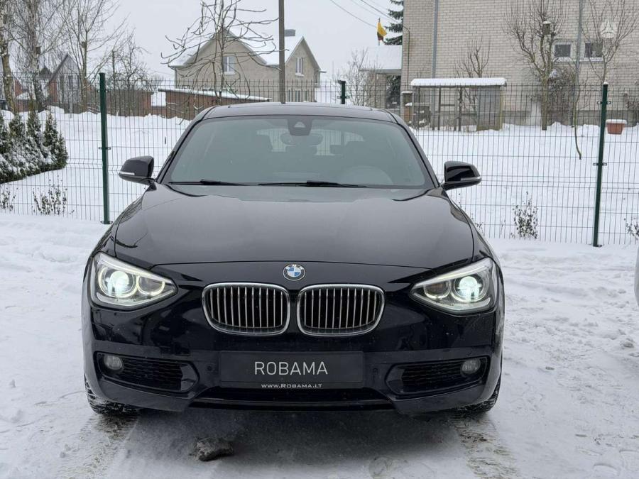 Black BMW 120 2011 in Siauliai, with an engine capacity of 2.00 L and mileage of 236 thousand km for 8400 €, photo 8 on AUTOMOTO.COM.LV
