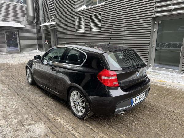 Melns BMW 120 2011 Viļņa, ar dzinēja tilpumu 2.00 L un nobraukumu 283 tūkst. km par 3290 €, foto 2 vietnē AUTOMOTO.COM.LV