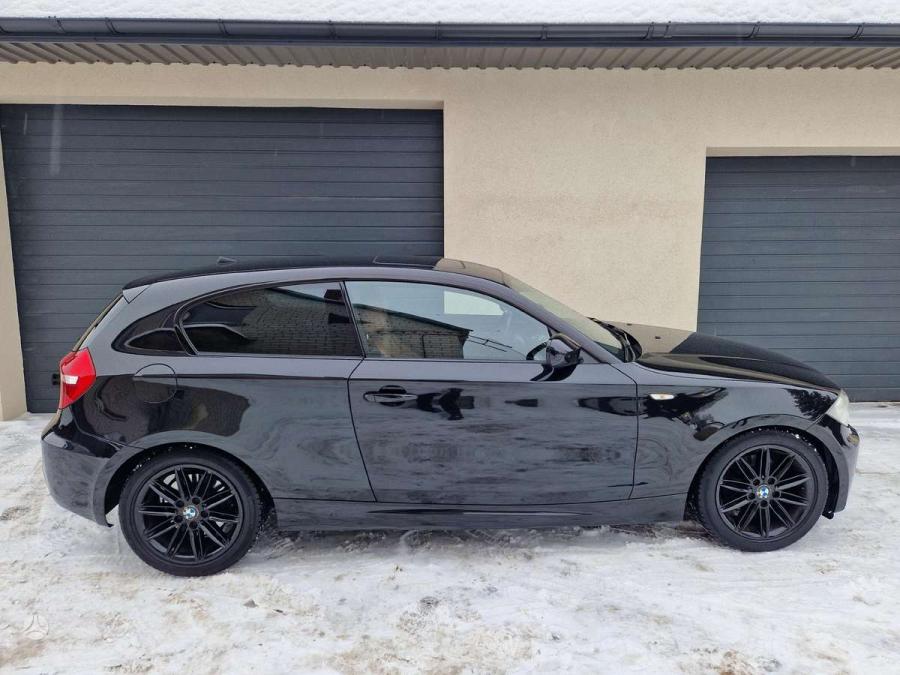Melns BMW 120 2011 Kauņa, ar dzinēja tilpumu 2.00 L un nobraukumu 287 tūkst. km par 4650 €, foto 11 vietnē AUTOMOTO.COM.LV