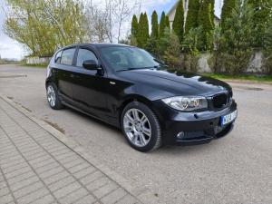 Melns BMW 120 2011 Kauņa, ar dzinēja tilpumu 2.00 L un nobraukumu 164 tūkst. km par 2900 €, foto  vietnē AUTOMOTO.COM.LV