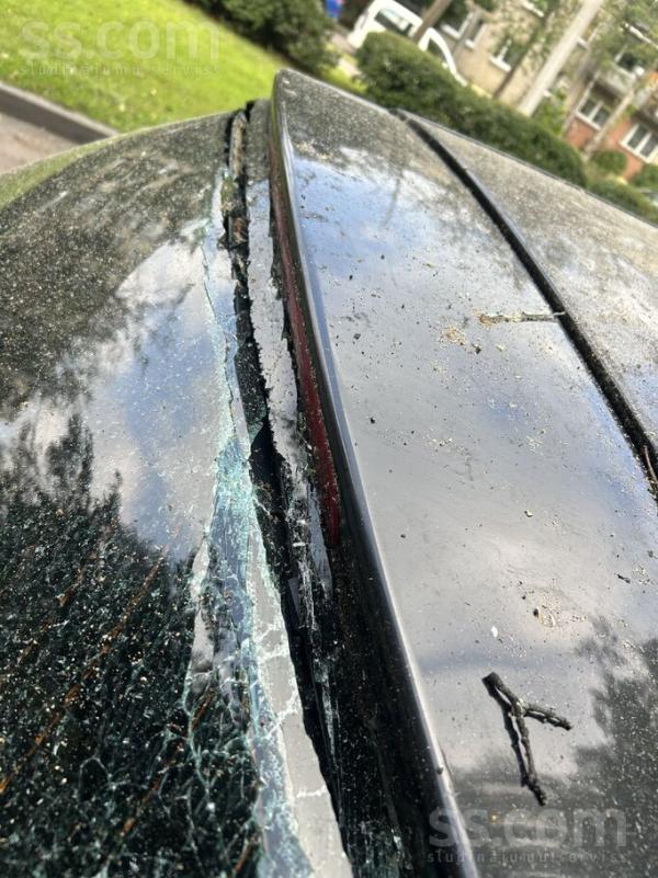 Melns BMW 120 2011 Rīga, ar dzinēja tilpumu 2.00 L un nobraukumu 240 tūkst. km par 4300 €, foto 10 vietnē AUTOMOTO.COM.LV