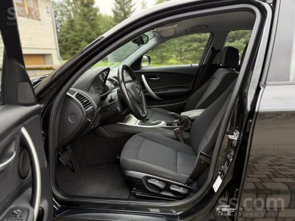 Melns BMW 120 2011 Cēsis, ar dzinēja tilpumu 2.00 L un nobraukumu 299 tūkst. km par 4950 €, foto 9 vietnē AUTOMOTO.COM.LV