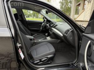 Black BMW 120 2011 in Cesis, with an engine capacity of 2.00 L and mileage of 299 thousand km for 4950 €, photo 10 on AUTOMOTO.COM.LV