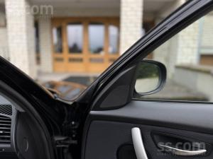 Black BMW 120 2011 in Cesis, with an engine capacity of 2.00 L and mileage of 299 thousand km for 4950 €, photo 17 on AUTOMOTO.COM.LV