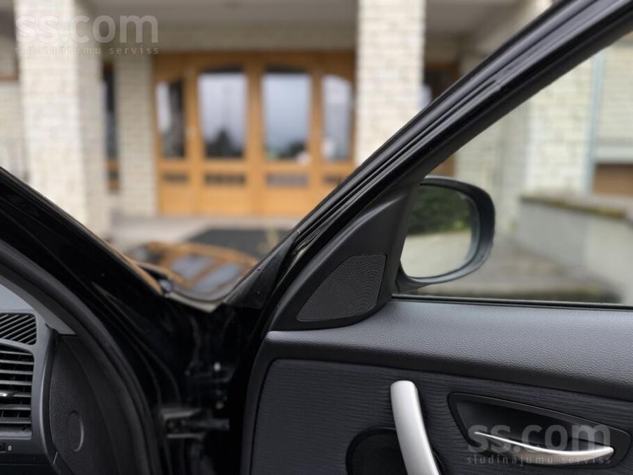 Black BMW 120 2011 in Cesis, with an engine capacity of 2.00 L and mileage of 299 thousand km for 4950 €, photo 17 on AUTOMOTO.COM.LV