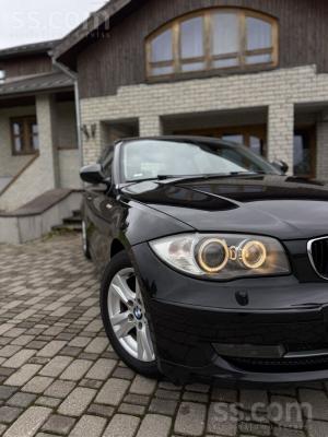 Black BMW 120 2011 in Cesis, with an engine capacity of 2.00 L and mileage of 299 thousand km for 4950 €, photo 25 on AUTOMOTO.COM.LV