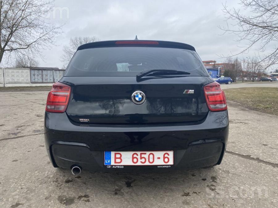 Black BMW 120 2012 in Riga, with an engine capacity of 2.00 L and mileage of 0 thousand km for 8999 €, photo 7 on AUTOMOTO.COM.LV