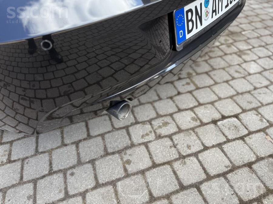 Black BMW 120 2012 in Cesis, with an engine capacity of 2.00 L and mileage of 273 thousand km for 6950 €, photo 19 on AUTOMOTO.COM.LV