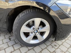 Black BMW 120 2012 in Cesis, with an engine capacity of 2.00 L and mileage of 273 thousand km for 6950 €, photo 21 on AUTOMOTO.COM.LV