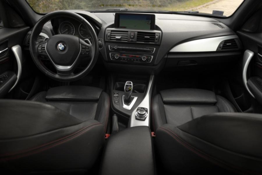 Black BMW 120 2012 in Riga, with an engine capacity of 2.00 L and mileage of 330 thousand km for 10900 €, photo 9 on AUTOMOTO.COM.LV