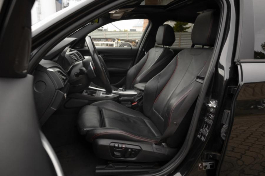 Black BMW 120 2012 in Riga, with an engine capacity of 2.00 L and mileage of 330 thousand km for 10900 €, photo 17 on AUTOMOTO.COM.LV