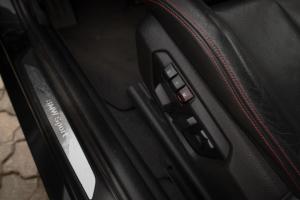 Black BMW 120 2012 in Riga, with an engine capacity of 2.00 L and mileage of 330 thousand km for 10900 €, photo 18 on AUTOMOTO.COM.LV