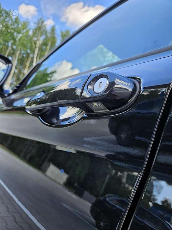 Black BMW 120 2012 in Raseiniai, with an engine capacity of 2.00 L and mileage of 311 thousand km for 7599 €, photo 5 on AUTOMOTO.COM.LV