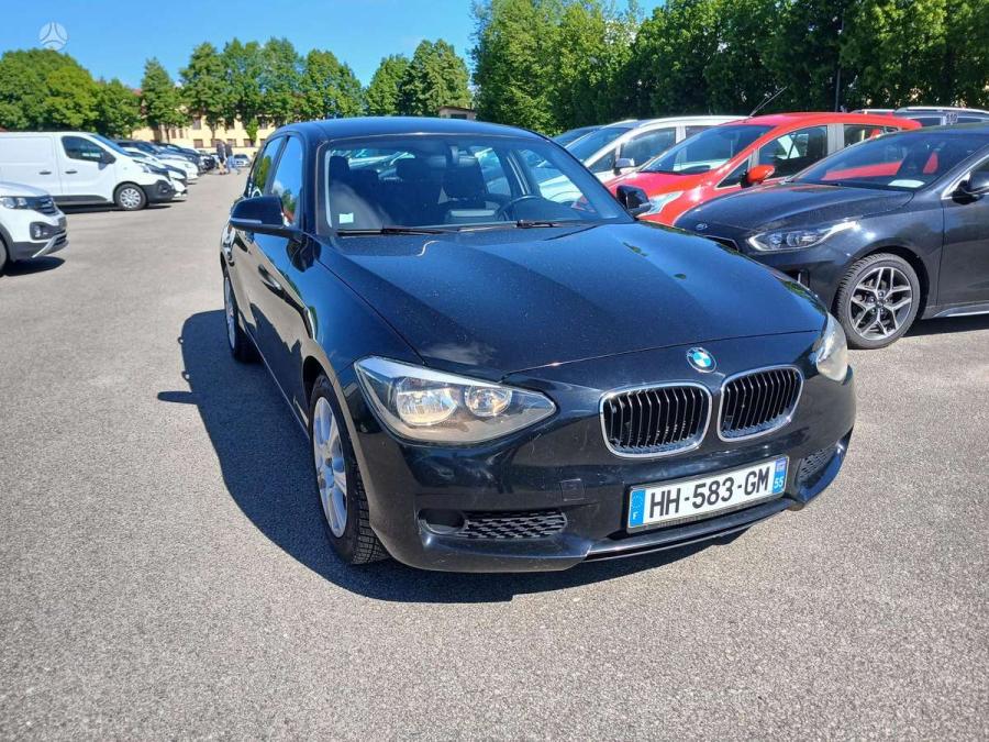 Black BMW 120 2012 in Taurage, with an engine capacity of 2.00 L and mileage of 300 thousand km for 4300 €, photo 3 on AUTOMOTO.COM.LV