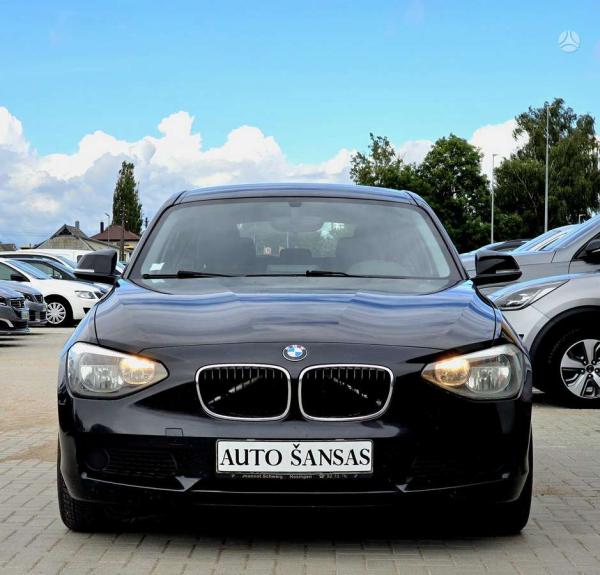 Black BMW 120 2012 in Taurage, with an engine capacity of 2.00 L and mileage of 309 thousand km for 4200 €, photo 3 on AUTOMOTO.COM.LV