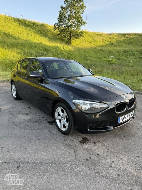 Black BMW 120 2012 in Kaunas, with an engine capacity of 2.00 L and mileage of 260 thousand km for 4900 €, photo 2 on AUTOMOTO.COM.LV