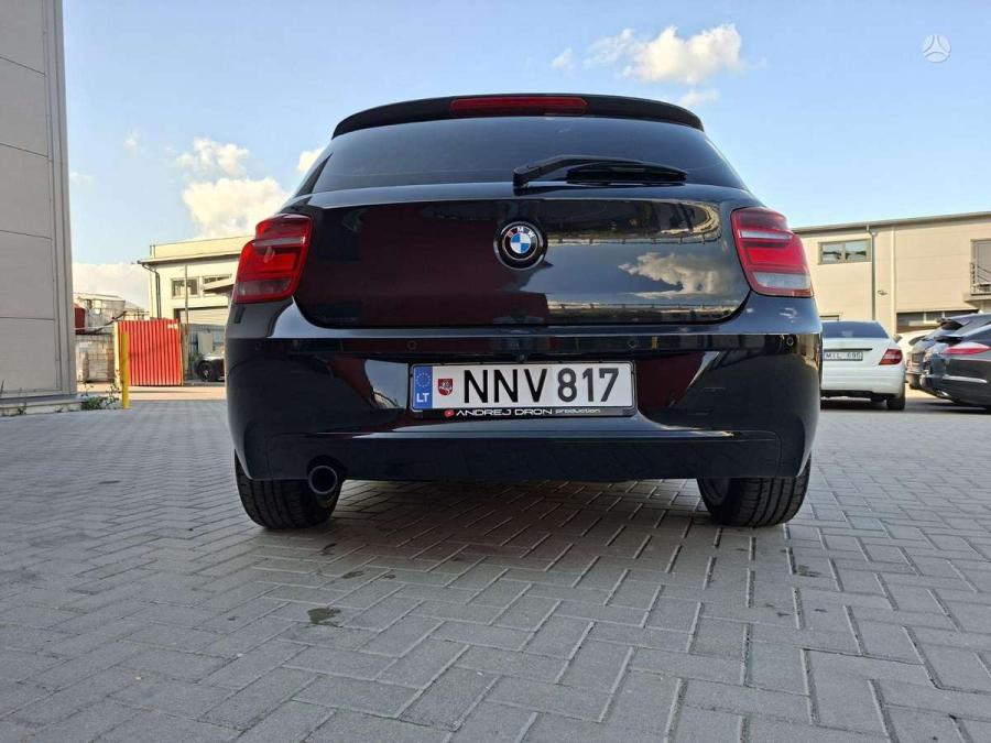 Black BMW 120 2012 in Vilnius, with an engine capacity of 2.00 L and mileage of 291 thousand km for 7800 €, photo 7 on AUTOMOTO.COM.LV