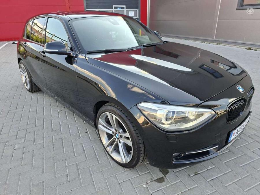 Black BMW 120 2012 in Vilnius, with an engine capacity of 2.00 L and mileage of 291 thousand km for 7800 €, photo 8 on AUTOMOTO.COM.LV