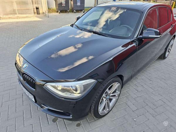 Black BMW 120 2012 in Vilnius, with an engine capacity of 2.00 L and mileage of 291 thousand km for 7800 €, photo 8 on AUTOMOTO.COM.LV