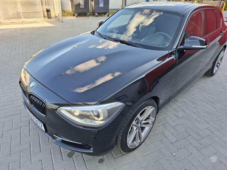 Black BMW 120 2012 in Vilnius, with an engine capacity of 2.00 L and mileage of 291 thousand km for 7800 €, photo 9 on AUTOMOTO.COM.LV