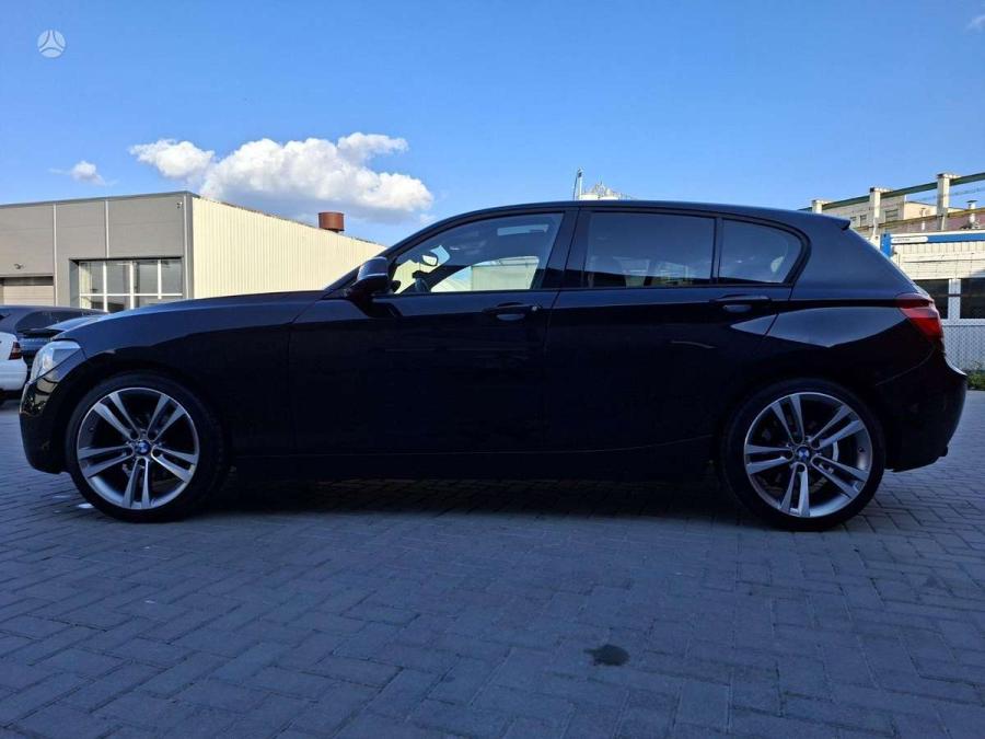 Black BMW 120 2012 in Vilnius, with an engine capacity of 2.00 L and mileage of 291 thousand km for 7800 €, photo 11 on AUTOMOTO.COM.LV
