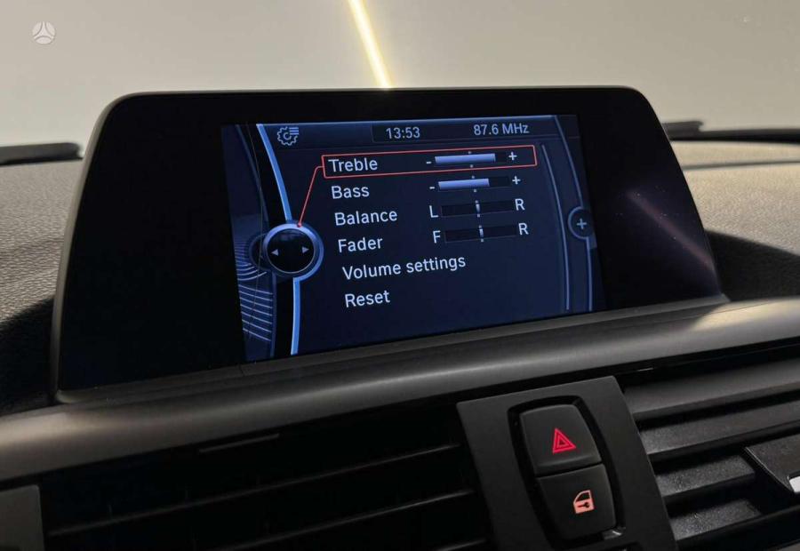 Black BMW 120 2012 in Marijampole, with an engine capacity of 2.00 L and mileage of 192 thousand km for 6900 €, photo 9 on AUTOMOTO.COM.LV