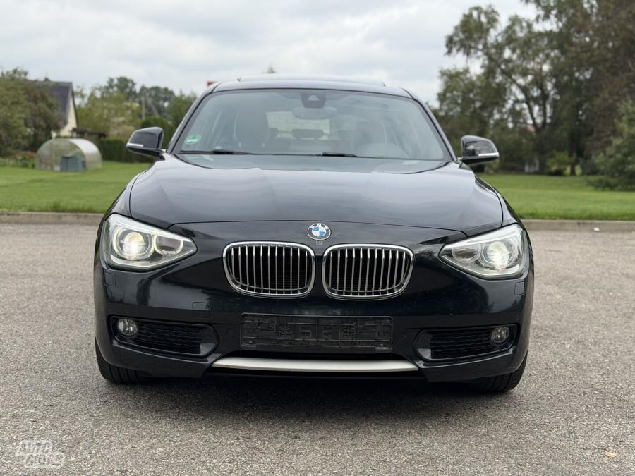 Black BMW 120 2012 in Kaisiadorys, with an engine capacity of 2.00 L and mileage of 243 thousand km for 6850 €, photo 6 on AUTOMOTO.COM.LV