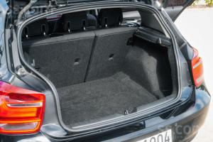 Black BMW 120 2012 in Riga, with an engine capacity of 2.00 L and mileage of 268 thousand km for 6690 €, photo 11 on AUTOMOTO.COM.LV