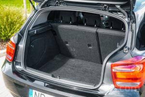 Black BMW 120 2012 in Riga, with an engine capacity of 2.00 L and mileage of 268 thousand km for 6690 €, photo 13 on AUTOMOTO.COM.LV