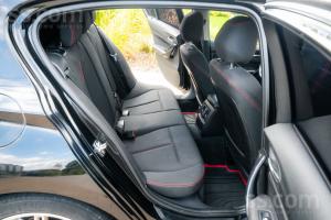 Black BMW 120 2012 in Riga, with an engine capacity of 2.00 L and mileage of 268 thousand km for 6690 €, photo 17 on AUTOMOTO.COM.LV