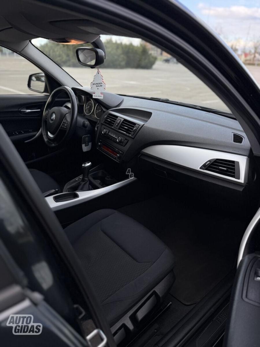 Black BMW 120 2013 in Siauliai, with an engine capacity of 2.00 L and mileage of 163 thousand km for 3999 €, photo 13 on AUTOMOTO.COM.LV