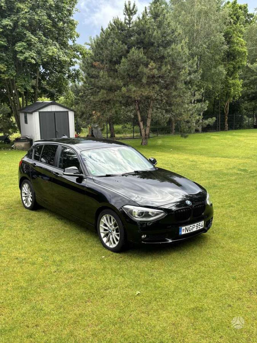 Black BMW 120 2013 in Kaunas, with an engine capacity of 2.00 L and mileage of 254 thousand km for 6700 €, photo 5 on AUTOMOTO.COM.LV