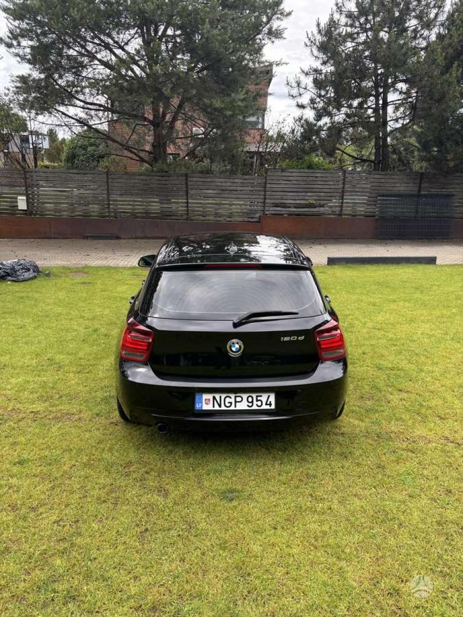Black BMW 120 2013 in Kaunas, with an engine capacity of 2.00 L and mileage of 254 thousand km for 6700 €, photo 7 on AUTOMOTO.COM.LV