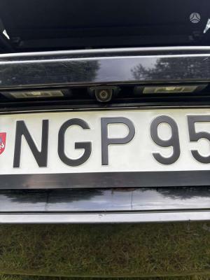 Black BMW 120 2013 in Kaunas, with an engine capacity of 2.00 L and mileage of 254 thousand km for 6700 €, photo 11 on AUTOMOTO.COM.LV