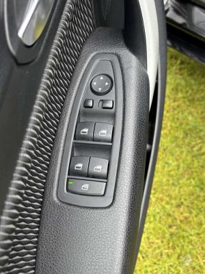 Black BMW 120 2013 in Kaunas, with an engine capacity of 2.00 L and mileage of 254 thousand km for 6700 €, photo 15 on AUTOMOTO.COM.LV