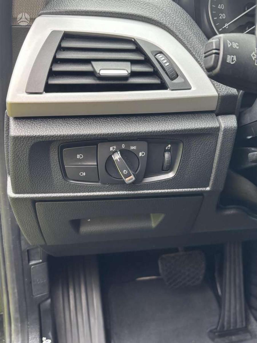 Black BMW 120 2013 in Kaunas, with an engine capacity of 2.00 L and mileage of 254 thousand km for 6700 €, photo 18 on AUTOMOTO.COM.LV