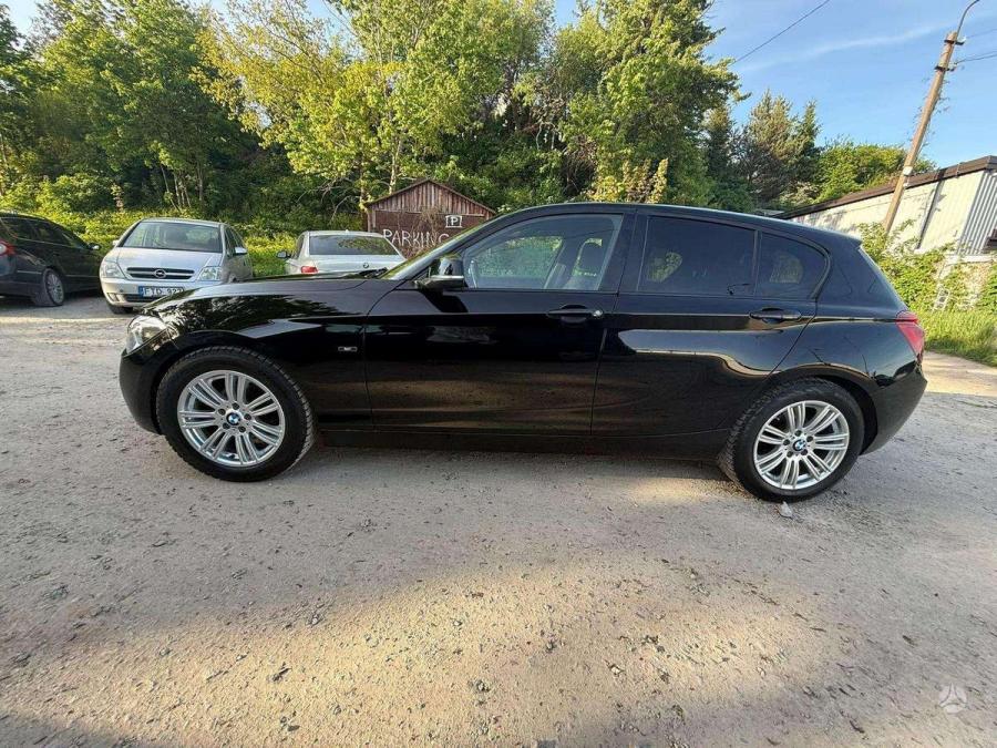 Melns BMW 120 2013 Šauļi, ar dzinēja tilpumu 2.00 L un nobraukumu 284 tūkst. km par 5450 €, foto 7 vietnē AUTOMOTO.COM.LV
