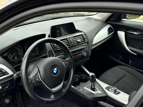 Black BMW 120 2013 in Kaunas, with an engine capacity of 2.00 L and mileage of 334 thousand km for 6050 €, photo 10 on AUTOMOTO.COM.LV