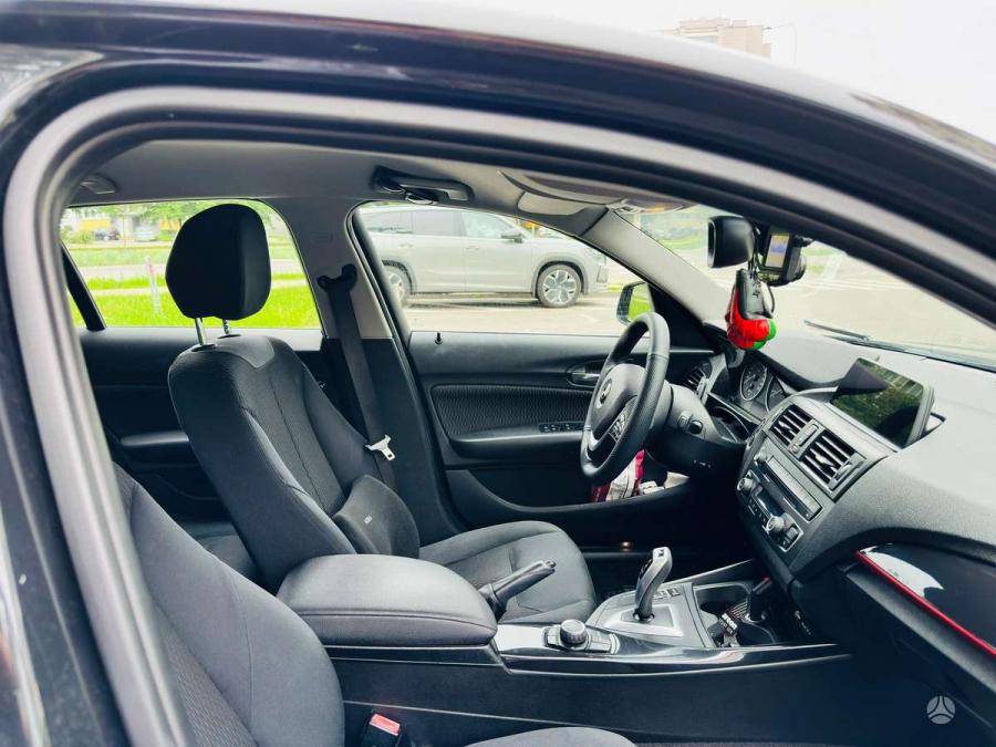 Black BMW 120 2013 in Vilnius, with an engine capacity of 2.00 L and mileage of 260 thousand km for 6700 €, photo 8 on AUTOMOTO.COM.LV