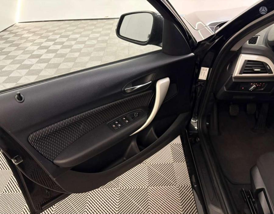 Black BMW 120 2013 in Marijampole, with an engine capacity of 2.00 L and mileage of 256 thousand km for 5999 €, photo 25 on AUTOMOTO.COM.LV
