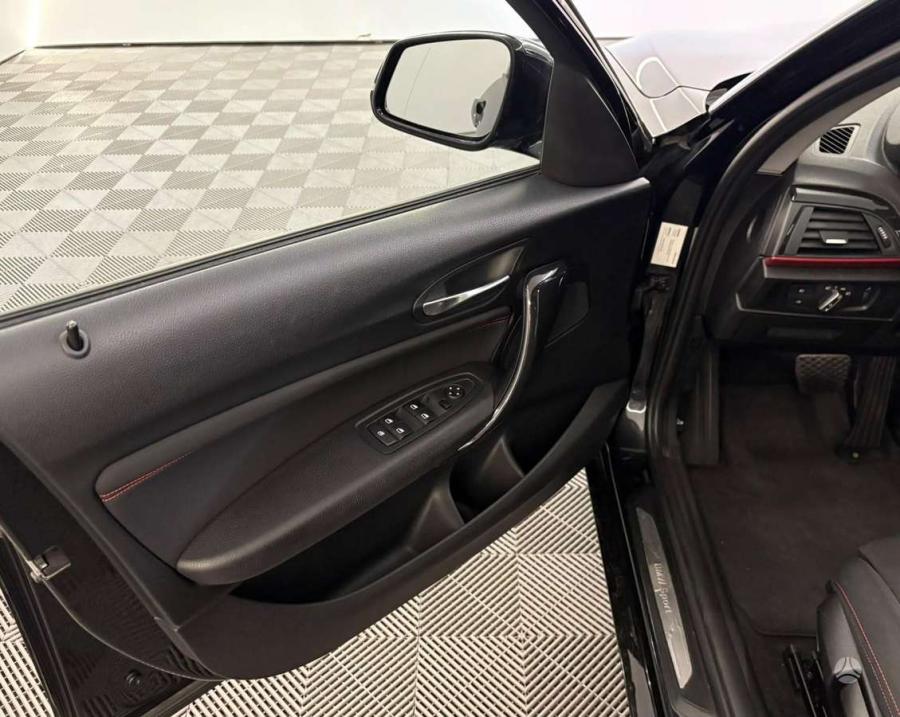 Melns BMW 120 2013 Marijampole, ar dzinēja tilpumu 2.00 L un nobraukumu 257 tūkst. km par 7850 €, foto 26 vietnē AUTOMOTO.COM.LV